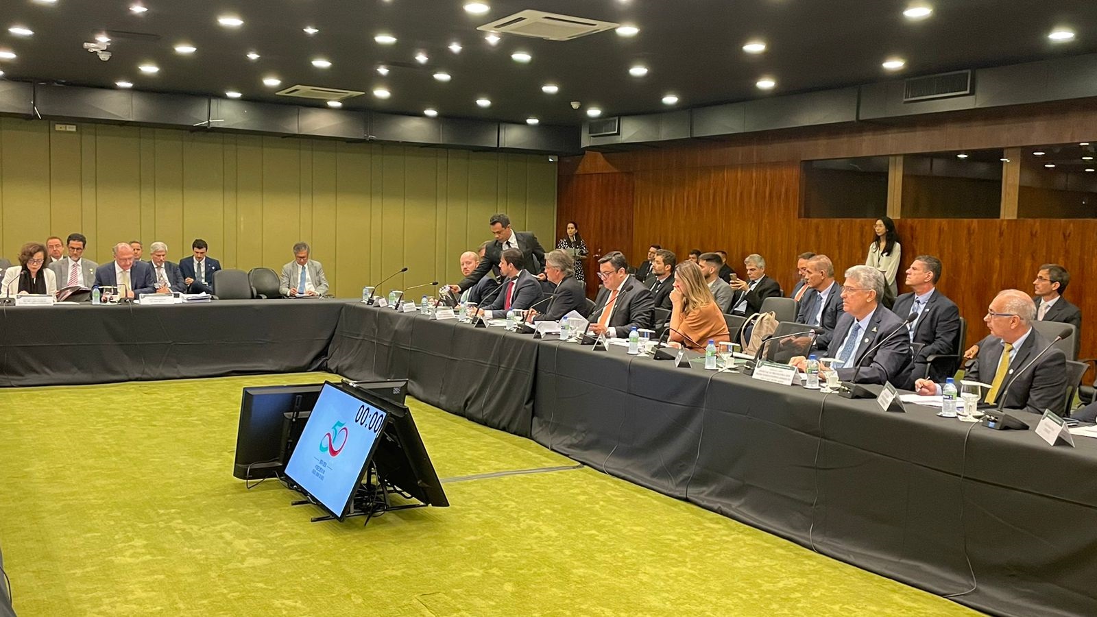 Abrafrutas participa de reunião preparatória para a COSBAN com o vice ...
